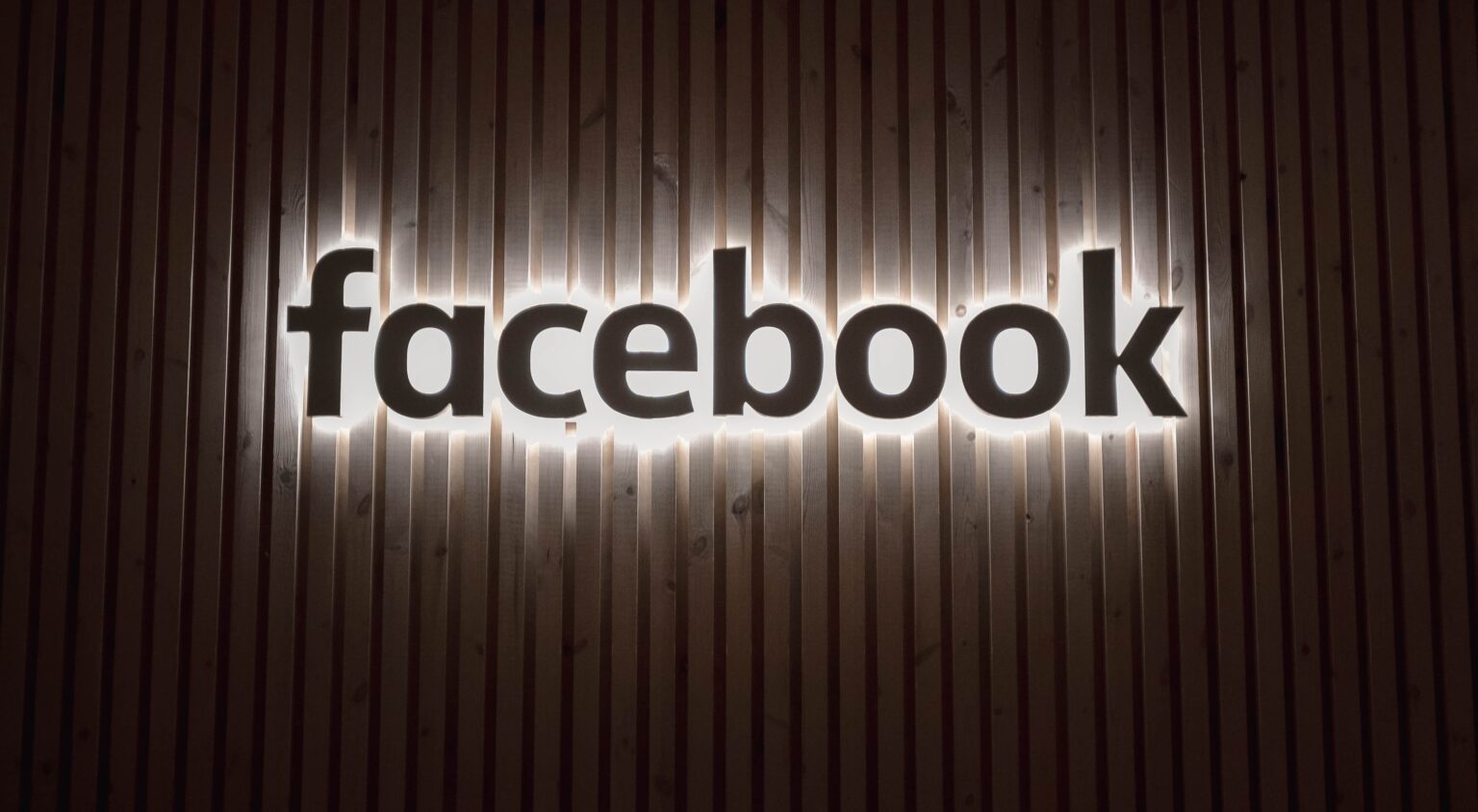 Facebook Change Company Name To Meta-Refocuses On Virtual Reality